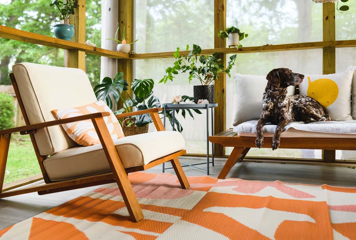 Pet Odors Ruining Your Spring Vibe? 5 Steps for a Spring Refresh.